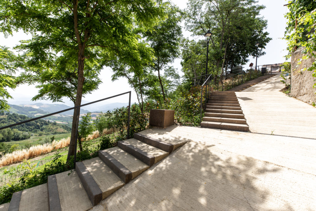 stradello di accesso a rontagnano - laprimastanza